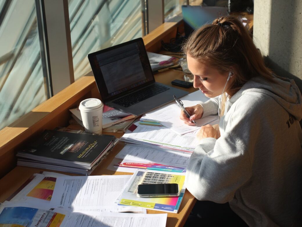 Top College Financing Options In 2025: Scholarships, Loans & Grants